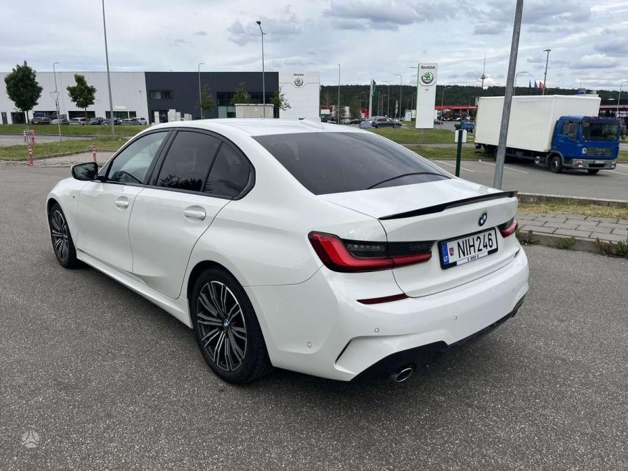 White BMW 318 2020 in Vilnius, with an engine capacity of 2.00 L and mileage of 185 thousand km for 21450 €, photo 8 on AUTOMOTO.COM.LV