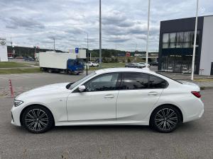 White BMW 318 2020 in Vilnius, with an engine capacity of 2.00 L and mileage of 185 thousand km for 21450 €, photo 9 on AUTOMOTO.COM.LV