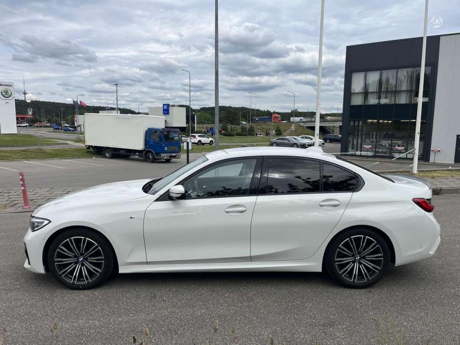 White BMW 318 2020 in Vilnius, with an engine capacity of 2.00 L and mileage of 185 thousand km for 21450 €, photo 9 on AUTOMOTO.COM.LV