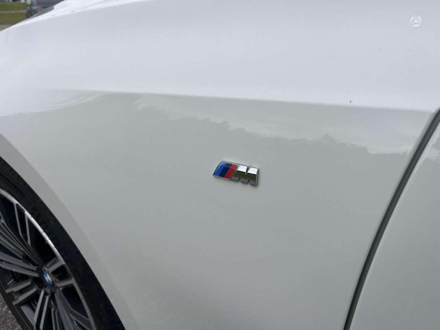 White BMW 318 2020 in Vilnius, with an engine capacity of 2.00 L and mileage of 185 thousand km for 21450 €, photo 16 on AUTOMOTO.COM.LV