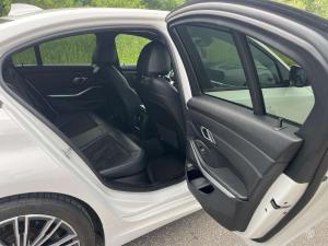 White BMW 318 2020 in Vilnius, with an engine capacity of 2.00 L and mileage of 185 thousand km for 21450 €, photo 21 on AUTOMOTO.COM.LV
