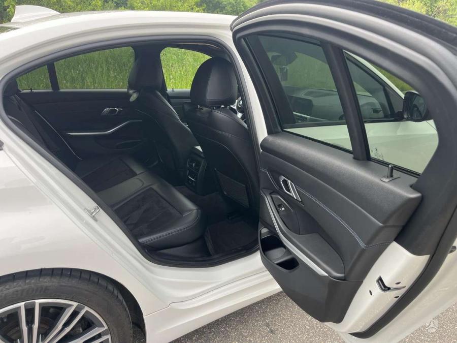 White BMW 318 2020 in Vilnius, with an engine capacity of 2.00 L and mileage of 185 thousand km for 21450 €, photo 21 on AUTOMOTO.COM.LV