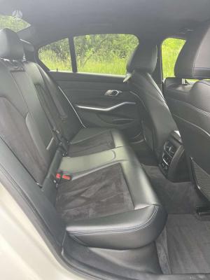 White BMW 318 2020 in Vilnius, with an engine capacity of 2.00 L and mileage of 185 thousand km for 21450 €, photo 22 on AUTOMOTO.COM.LV