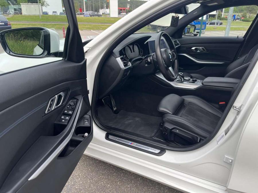 White BMW 318 2020 in Vilnius, with an engine capacity of 2.00 L and mileage of 185 thousand km for 21450 €, photo 28 on AUTOMOTO.COM.LV
