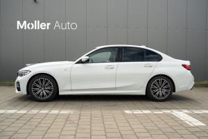 White BMW 318 2022 in Vilnius, with an engine capacity of 2.00 L and mileage of 33 thousand km for 32750 €, photo 4 on AUTOMOTO.COM.LV