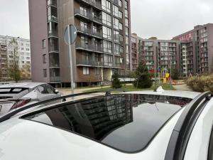 White BMW 318 2008 in Riga, with an engine capacity of 2.00 L and mileage of 252 thousand km for 3990 €, photo 6 on AUTOMOTO.COM.LV