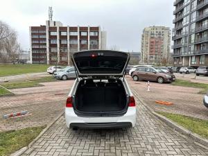 White BMW 318 2008 in Riga, with an engine capacity of 2.00 L and mileage of 252 thousand km for 3990 €, photo 9 on AUTOMOTO.COM.LV