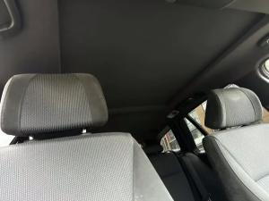 White BMW 318 2008 in Riga, with an engine capacity of 2.00 L and mileage of 252 thousand km for 3990 €, photo 13 on AUTOMOTO.COM.LV