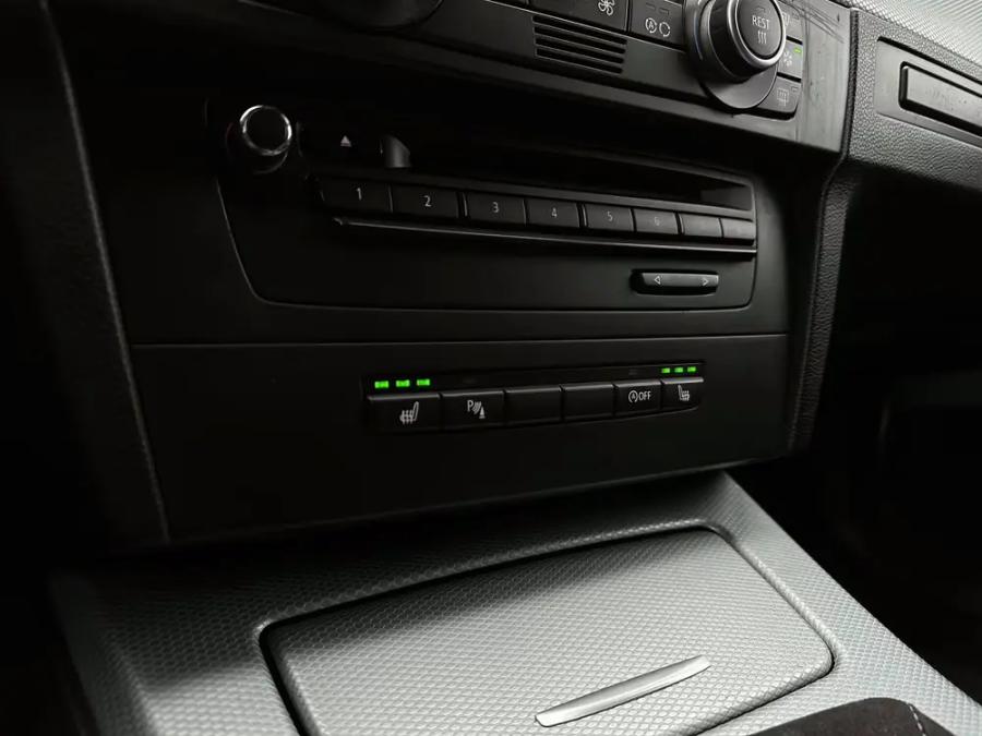 White BMW 318 2008 in Riga, with an engine capacity of 2.00 L and mileage of 252 thousand km for 3990 €, photo 17 on AUTOMOTO.COM.LV