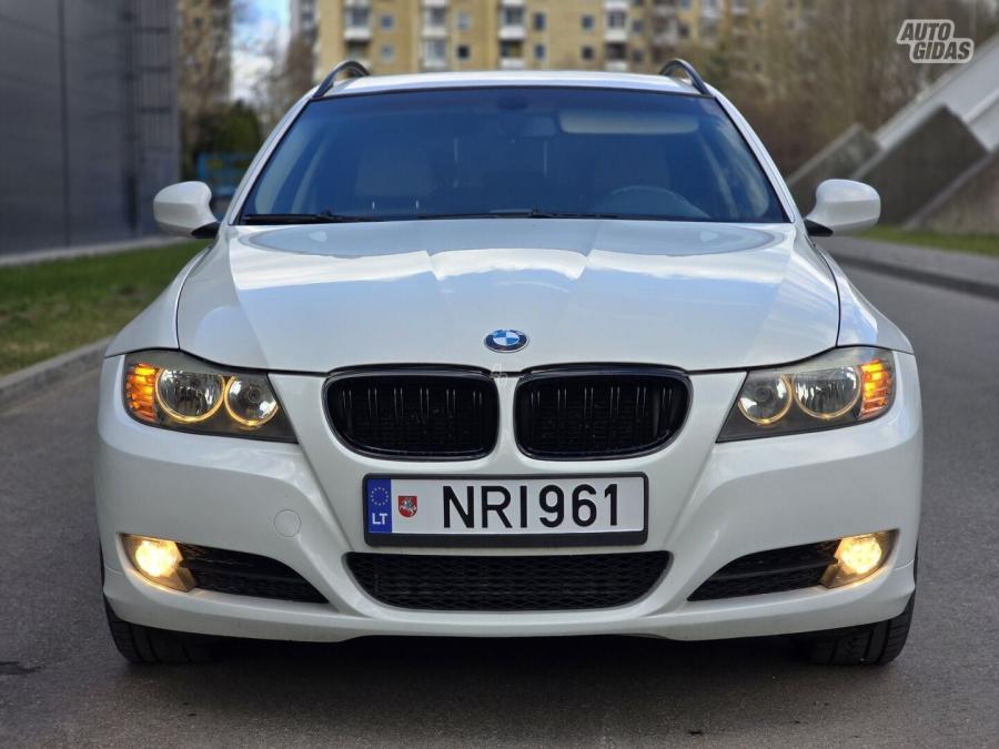 White BMW 318 2009 in Vilnius, with an engine capacity of 2.00 L and mileage of 348 thousand km for 3500 €, photo 9 on AUTOMOTO.COM.LV