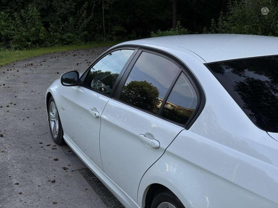 Balts BMW 318 2009 Utena, ar dzinēja tilpumu 2.00 L un nobraukumu 272 tūkst. km par 4990 €, foto 13 vietnē AUTOMOTO.COM.LV