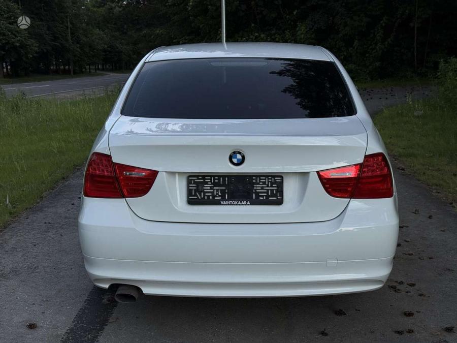 Balts BMW 318 2009 Utena, ar dzinēja tilpumu 2.00 L un nobraukumu 272 tūkst. km par 4990 €, foto 22 vietnē AUTOMOTO.COM.LV