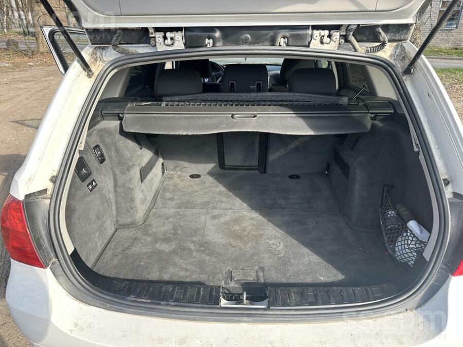 Balts BMW 318 2009 Rīga, ar dzinēja tilpumu 2.00 L un nobraukumu 278 tūkst. km par 3380 €, foto 8 vietnē AUTOMOTO.COM.LV