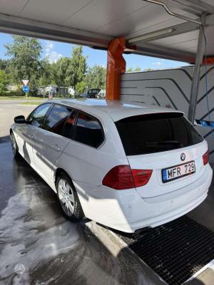 White BMW 318 2009 in Alytus, with an engine capacity of 2.00 L and mileage of 300 thousand km for 3299 €, photo  on AUTOMOTO.COM.LV