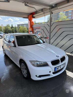 Белый БМВ 318 2009 в Алитус, объемом двигателя 2.00 л и пробегом 300 тыс. км за 3299 €, фото 4 на AUTOMOTO.COM.LV