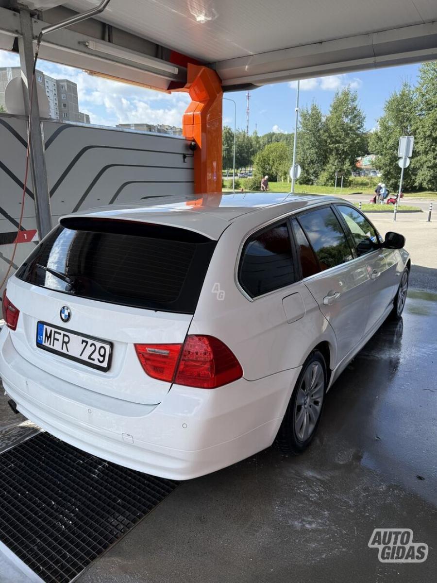 Balts BMW 318 2009 Alīta, ar dzinēja tilpumu 2.00 L un nobraukumu 300 tūkst. km par 3299 €, foto 3 vietnē AUTOMOTO.COM.LV