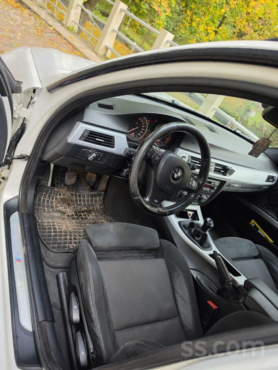 Balts BMW 318 2009 Saldus, ar dzinēja tilpumu 2.00 L un nobraukumu 318 tūkst. km par 5950 €, foto 6 vietnē AUTOMOTO.COM.LV