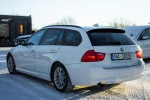 White BMW 318 2010 in Liepaja, with an engine capacity of 2.00 L and mileage of 288 thousand km for 6850 €, photo 3 on AUTOMOTO.COM.LV