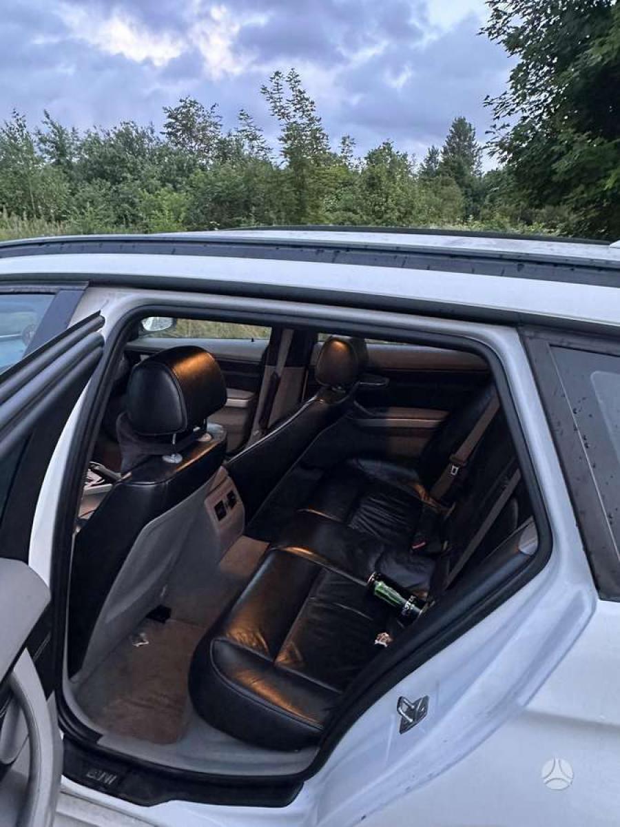 Balts BMW 318 2010 Viļņa, ar dzinēja tilpumu 0.11 L un nobraukumu 354 tūkst. km par 2500 €, foto 4 vietnē AUTOMOTO.COM.LV
