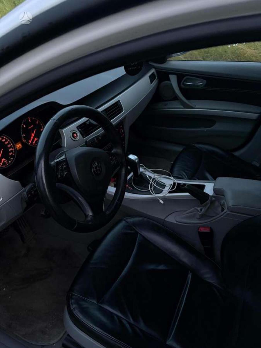 Balts BMW 318 2010 Viļņa, ar dzinēja tilpumu 0.11 L un nobraukumu 354 tūkst. km par 2500 €, foto 6 vietnē AUTOMOTO.COM.LV
