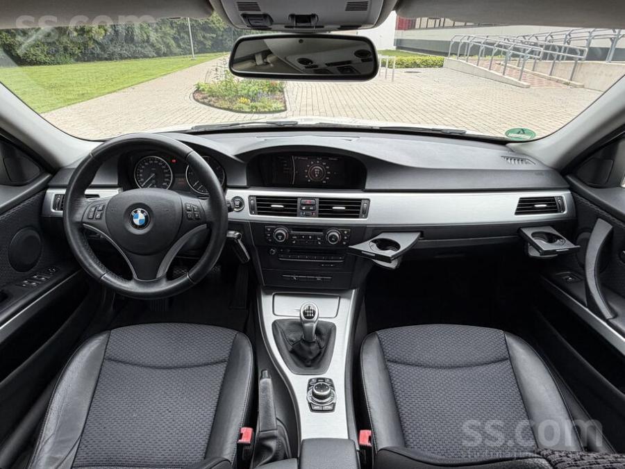 Balts BMW 318 2010 Rīga, ar dzinēja tilpumu 2.00 L un nobraukumu 290 tūkst. km par 5790 €, foto 24 vietnē AUTOMOTO.COM.LV