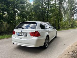 Белый БМВ 318 2010 в Варена, объемом двигателя 2.00 л и пробегом 300 тыс. км за 3400 €, фото 5 на AUTOMOTO.COM.LV