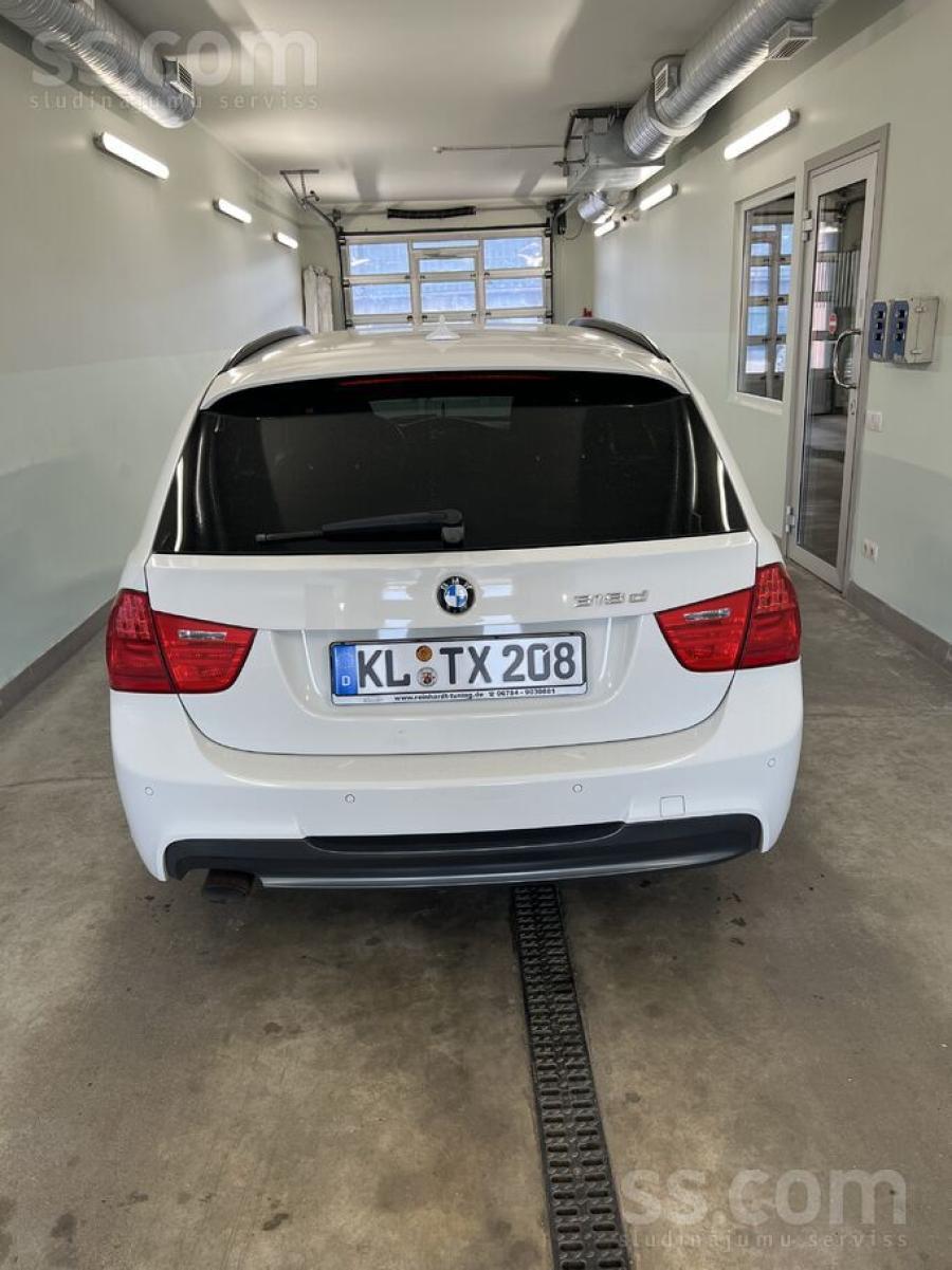 White BMW 318 2011 in Rezekne, with an engine capacity of 2.00 L and mileage of 297 thousand km for 3750 €, photo 5 on AUTOMOTO.COM.LV