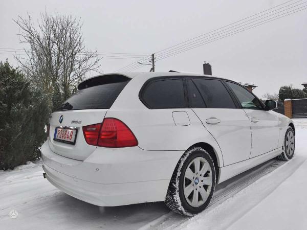 White BMW 318 2011 in Kaunas, with an engine capacity of 2.00 L and mileage of 275 thousand km for 3400 €, photo 2 on AUTOMOTO.COM.LV