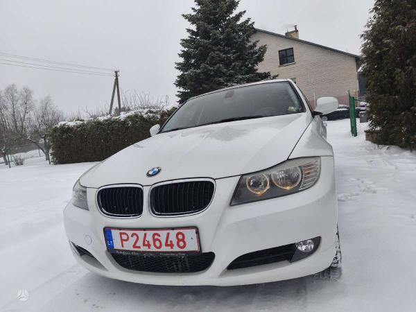 White BMW 318 2011 in Kaunas, with an engine capacity of 2.00 L and mileage of 275 thousand km for 3400 €, photo 3 on AUTOMOTO.COM.LV