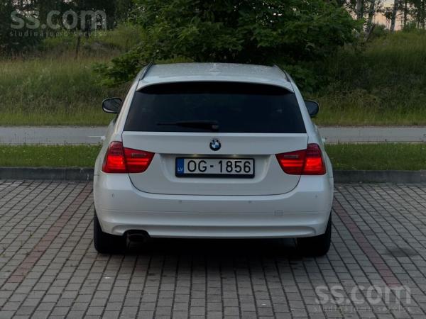 White BMW 318 2011 in Tukums, with an engine capacity of 2.00 L and mileage of 272 thousand km for 4500 €, photo 6 on AUTOMOTO.COM.LV