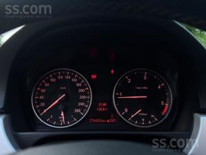 White BMW 318 2011 in Tukums, with an engine capacity of 2.00 L and mileage of 272 thousand km for 4500 €, photo 13 on AUTOMOTO.COM.LV