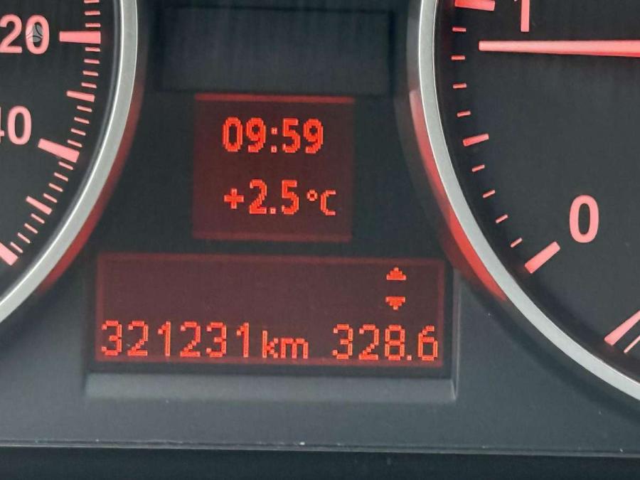 Balts BMW 318 2011 Kauņa, ar dzinēja tilpumu 2.00 L un nobraukumu 300 tūkst. km par 5000 €, foto 14 vietnē AUTOMOTO.COM.LV