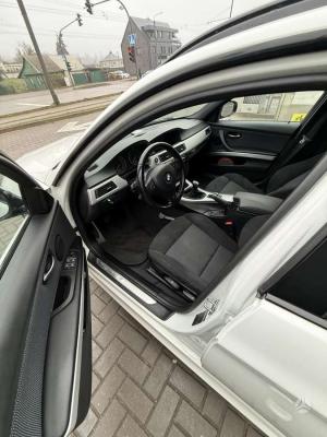 Balts BMW 318 2011 Kauņa, ar dzinēja tilpumu 2.00 L un nobraukumu 300 tūkst. km par 5000 €, foto 16 vietnē AUTOMOTO.COM.LV