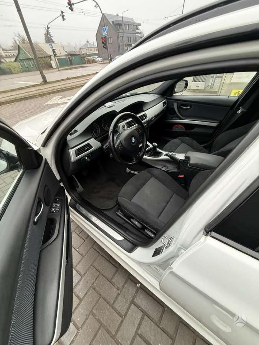 Balts BMW 318 2011 Kauņa, ar dzinēja tilpumu 2.00 L un nobraukumu 300 tūkst. km par 5000 €, foto 16 vietnē AUTOMOTO.COM.LV