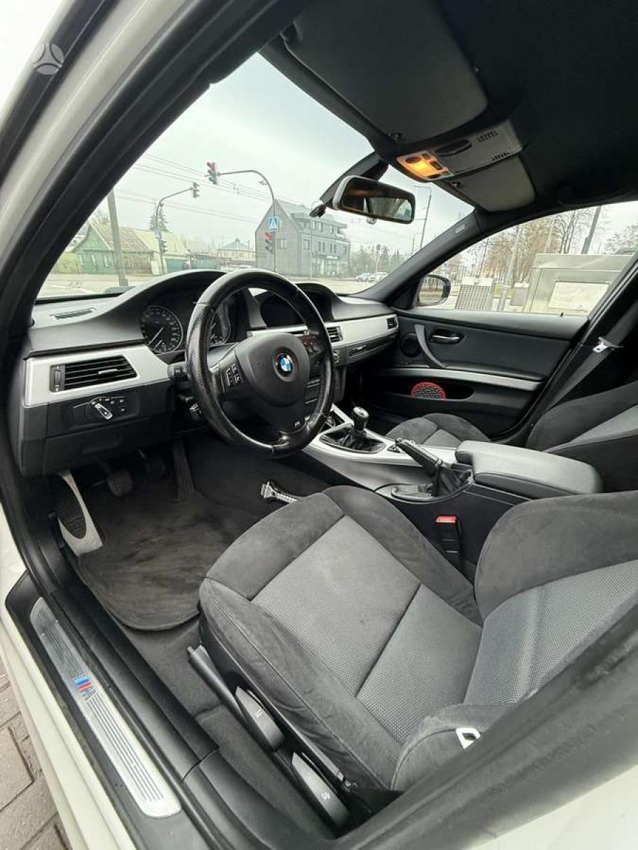 Balts BMW 318 2011 Kauņa, ar dzinēja tilpumu 2.00 L un nobraukumu 300 tūkst. km par 5000 €, foto 17 vietnē AUTOMOTO.COM.LV