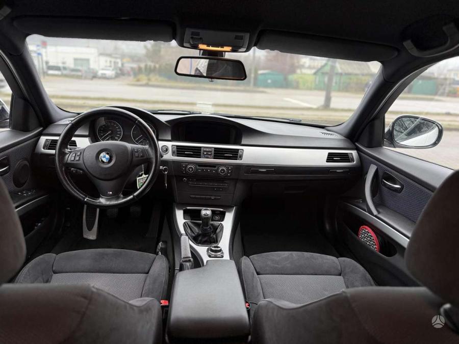 Balts BMW 318 2011 Kauņa, ar dzinēja tilpumu 2.00 L un nobraukumu 300 tūkst. km par 5000 €, foto 18 vietnē AUTOMOTO.COM.LV