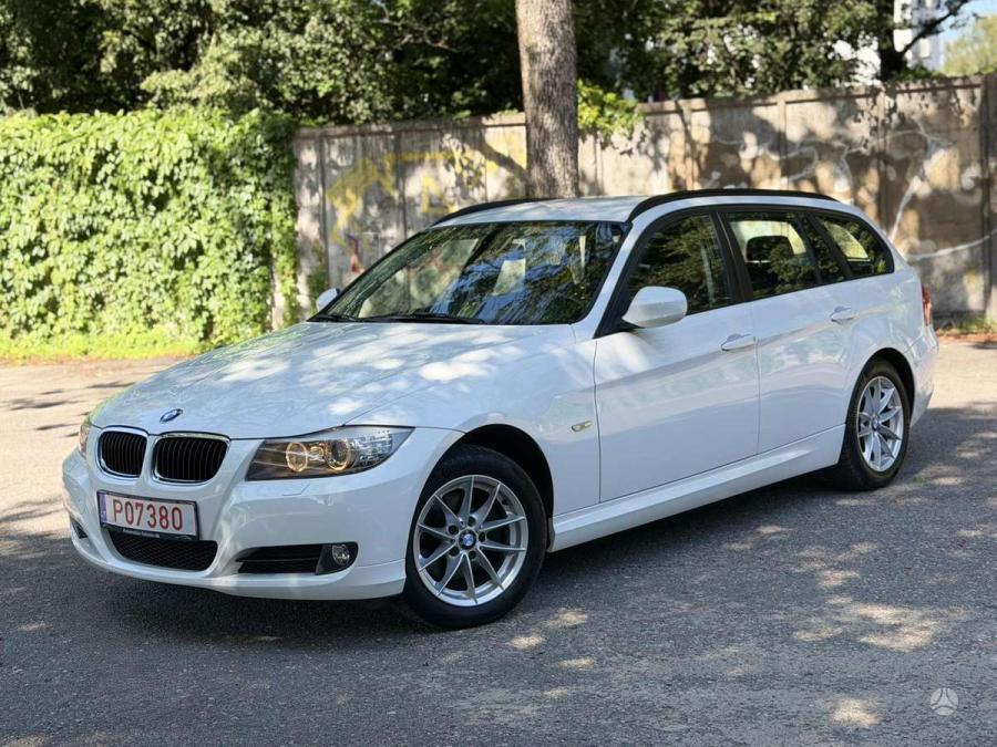 Balts BMW 318 2011 Alīta, ar dzinēja tilpumu 2.00 L un nobraukumu 249 tūkst. km par 4600 €, foto 4 vietnē AUTOMOTO.COM.LV