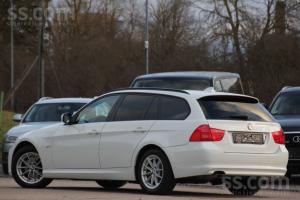 White BMW 318 2012 in Tukums, with an engine capacity of 2.00 L and mileage of 245 thousand km for 6150 €, photo 3 on AUTOMOTO.COM.LV