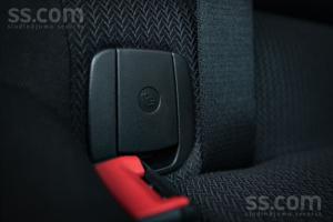 White BMW 318 2012 in Riga, with an engine capacity of 2.00 L and mileage of 182 thousand km for 6350 €, photo 13 on AUTOMOTO.COM.LV