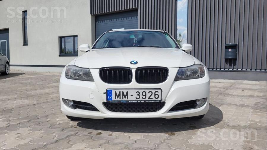 White BMW 318 2012 in Riga, with an engine capacity of 2.00 L and mileage of 320 thousand km for 3400 €, photo 3 on AUTOMOTO.COM.LV