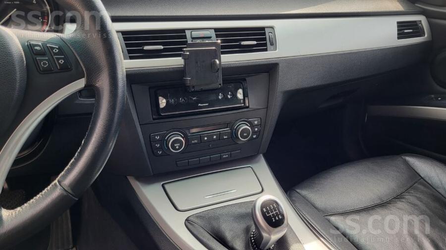 White BMW 318 2012 in Riga, with an engine capacity of 2.00 L and mileage of 320 thousand km for 3400 €, photo 11 on AUTOMOTO.COM.LV
