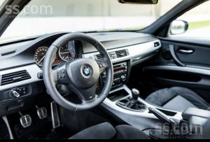 White BMW 318 2012 in Jelgava, with an engine capacity of 2.00 L and mileage of 318 thousand km for 7358 €, photo 14 on AUTOMOTO.COM.LV