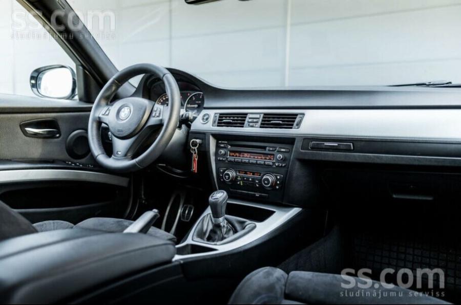 White BMW 318 2012 in Jelgava, with an engine capacity of 2.00 L and mileage of 318 thousand km for 7358 €, photo 16 on AUTOMOTO.COM.LV