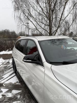 White BMW 318 2013 in Riga, with an engine capacity of 3.00 L and mileage of 233 thousand km for 11000 €, photo 4 on AUTOMOTO.COM.LV