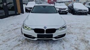 White BMW 318 2013 in Marijampole, with an engine capacity of 2.00 L and mileage of 302 thousand km for 7990 €, photo 3 on AUTOMOTO.COM.LV