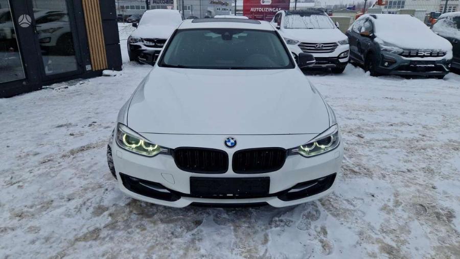 White BMW 318 2013 in Marijampole, with an engine capacity of 2.00 L and mileage of 302 thousand km for 7990 €, photo 3 on AUTOMOTO.COM.LV