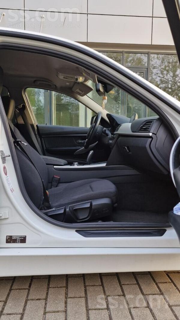 Balts BMW 318 2013 Tukums, ar dzinēja tilpumu 2.00 L un nobraukumu 300 tūkst. km par 8149 €, foto 6 vietnē AUTOMOTO.COM.LV