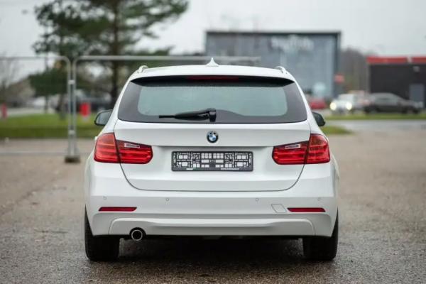 Balts BMW 318 2013 Liepāja, ar dzinēja tilpumu 2.00 L un nobraukumu 160 tūkst. km par 11750 €, foto 3 vietnē AUTOMOTO.COM.LV