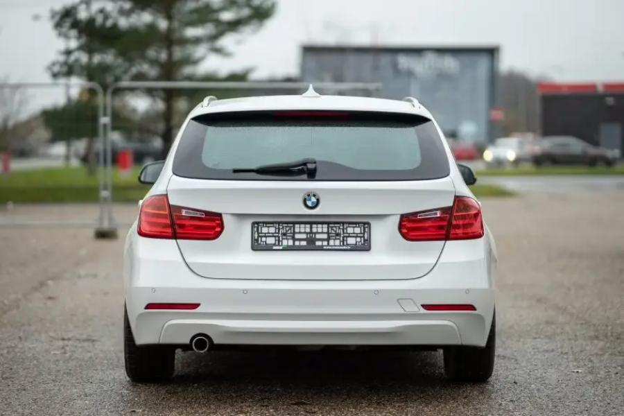 Balts BMW 318 2013 Liepāja, ar dzinēja tilpumu 2.00 L un nobraukumu 160 tūkst. km par 11750 €, foto 4 vietnē AUTOMOTO.COM.LV