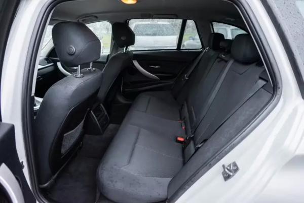 Balts BMW 318 2013 Liepāja, ar dzinēja tilpumu 2.00 L un nobraukumu 160 tūkst. km par 11750 €, foto 9 vietnē AUTOMOTO.COM.LV